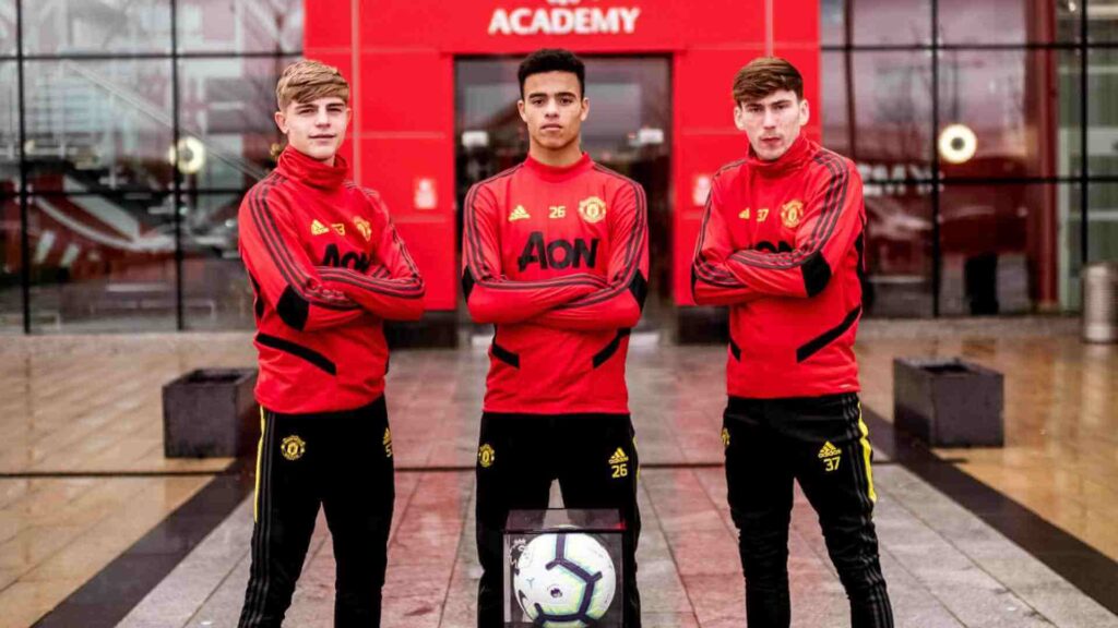 How To Apply And Join Manchester United Football Club Academy - SeekWard